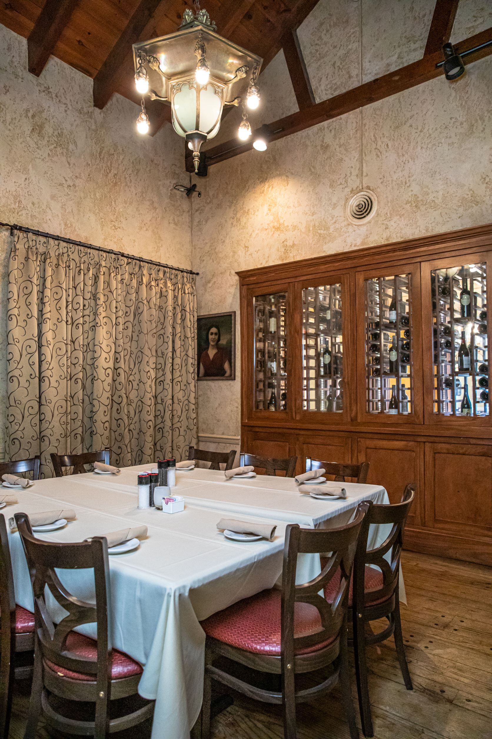 Dining Options - Plumsteadville Inn